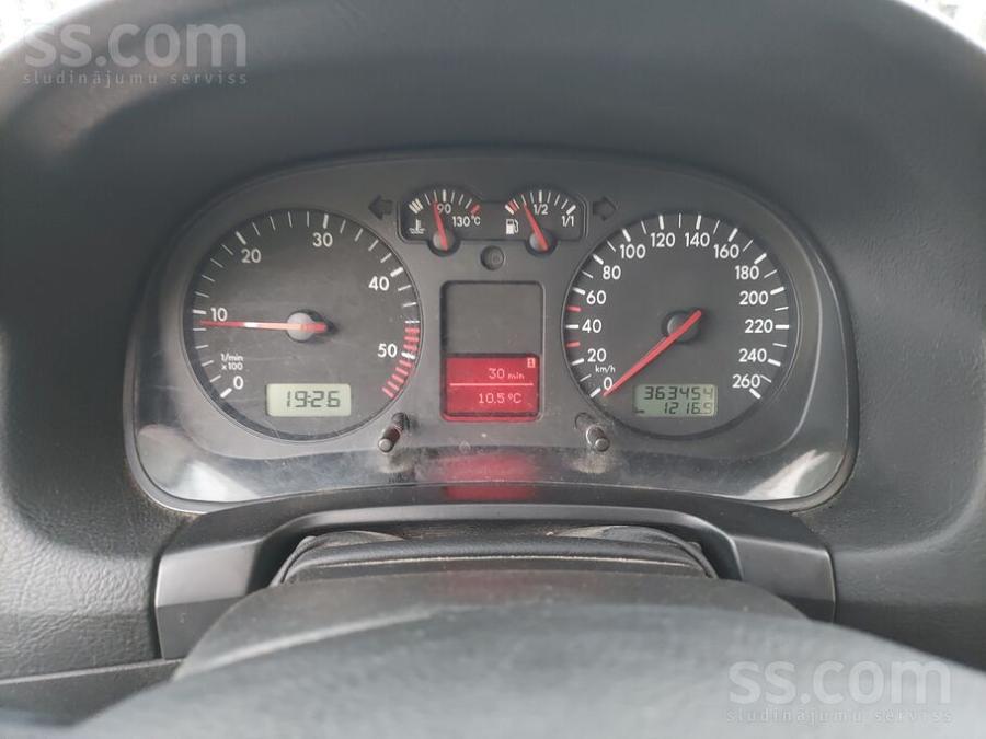 Volkswagen Golf 2002 in Daugavpils, with an engine capacity of 1.90 L and mileage of 363 thousand km for 700 €, photo 3 on AUTOMOTO.COM.LV