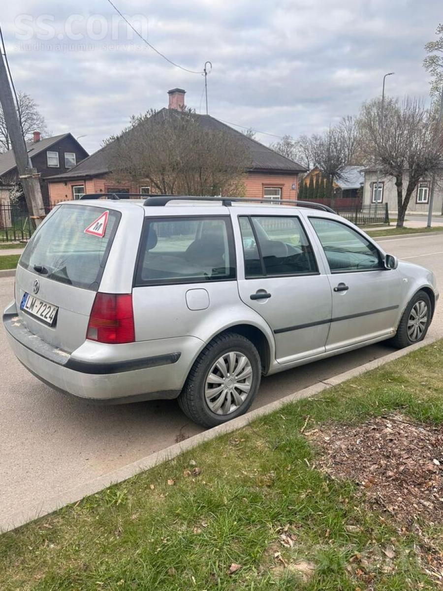 Volkswagen Golf 2002 Rēzekne, ar dzinēja tilpumu 1.60 L un nobraukumu 165 tūkst. km par 400 €, foto 4 vietnē AUTOMOTO.COM.LV