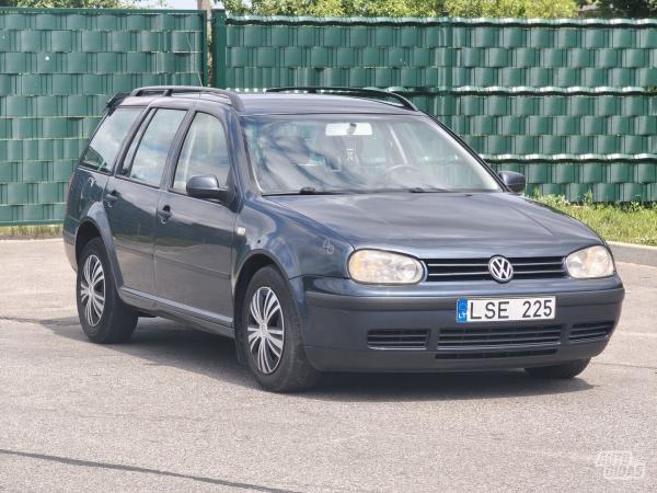 Volkswagen Golf 2002 in Vilnius, with an engine capacity of 1.60 L and mileage of 241 thousand km for 1450 €, photo 1 on AUTOMOTO.COM.LV