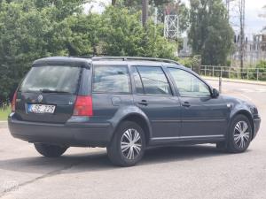 Volkswagen Golf 2002 in Vilnius, with an engine capacity of 1.60 L and mileage of 241 thousand km for 1450 €, photo 3 on AUTOMOTO.COM.LV