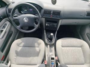 Volkswagen Golf 2002 in Vilnius, with an engine capacity of 1.60 L and mileage of 241 thousand km for 1450 €, photo 8 on AUTOMOTO.COM.LV