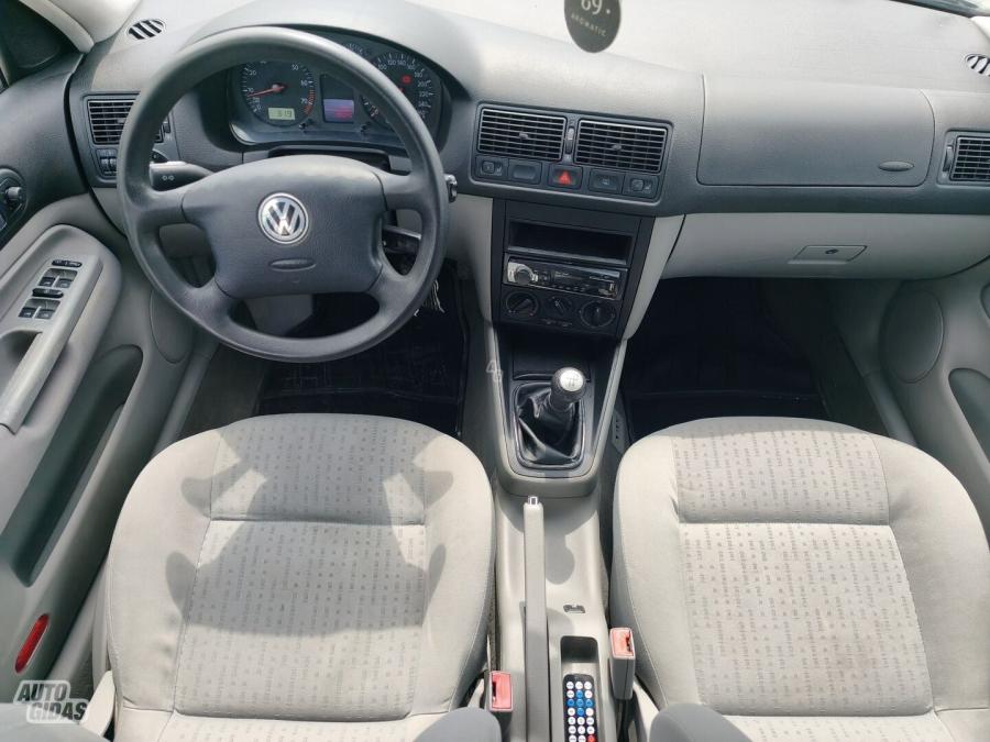 Volkswagen Golf 2002 in Vilnius, with an engine capacity of 1.60 L and mileage of 241 thousand km for 1450 €, photo 8 on AUTOMOTO.COM.LV