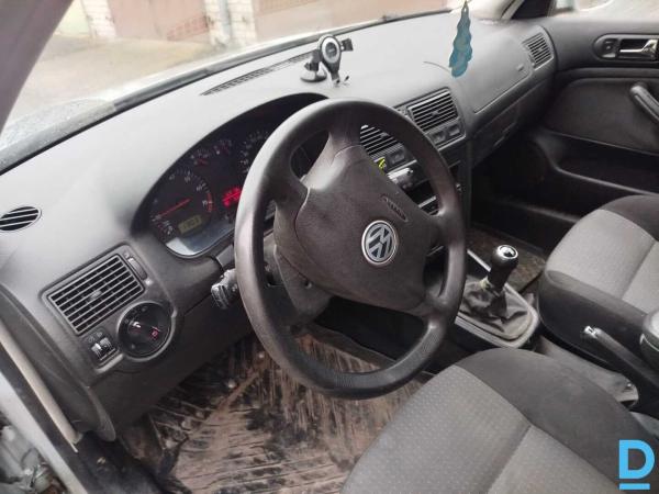 Volkswagen Golf 2003 Rīga, ar dzinēja tilpumu 1.60 L un nobraukumu 237 tūkst. km par 550 €, foto 2 vietnē AUTOMOTO.COM.LV