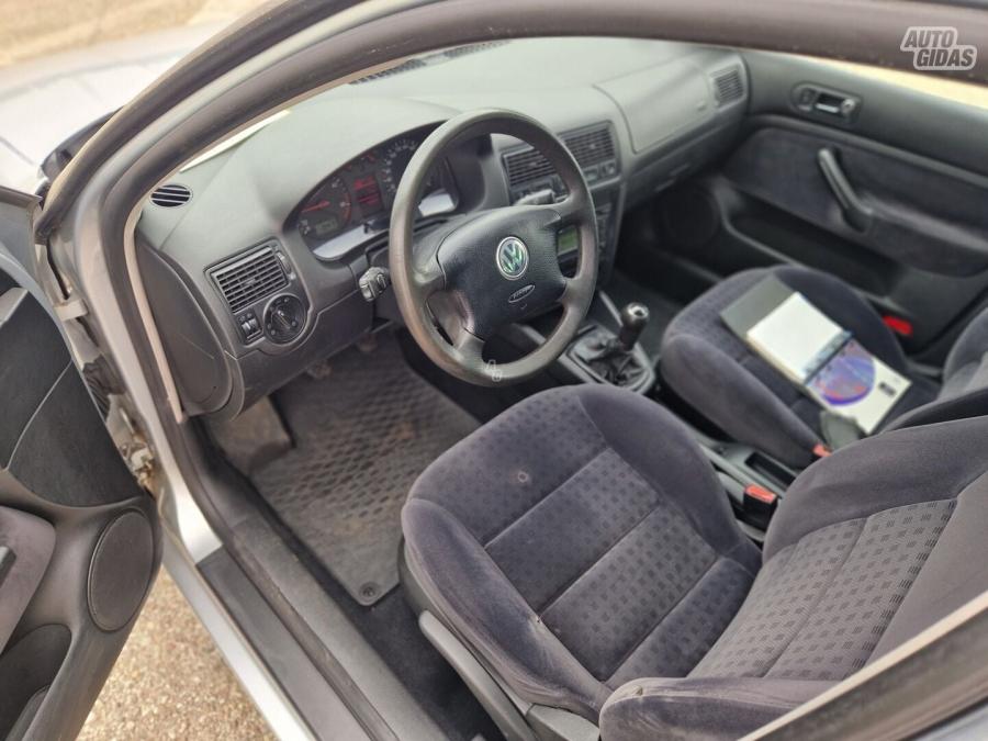 Volkswagen Golf 2003 in Marijampole, with an engine capacity of 1.90 L and mileage of 273 thousand km for 1800 €, photo 9 on AUTOMOTO.COM.LV