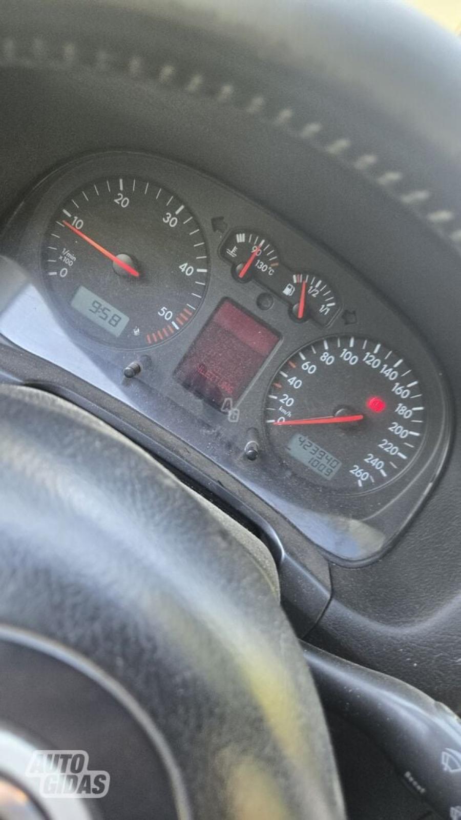 Volkswagen Golf 2004 in Prienai, with an engine capacity of 1.90 L and mileage of 423 thousand km for 950 €, photo 11 on AUTOMOTO.COM.LV