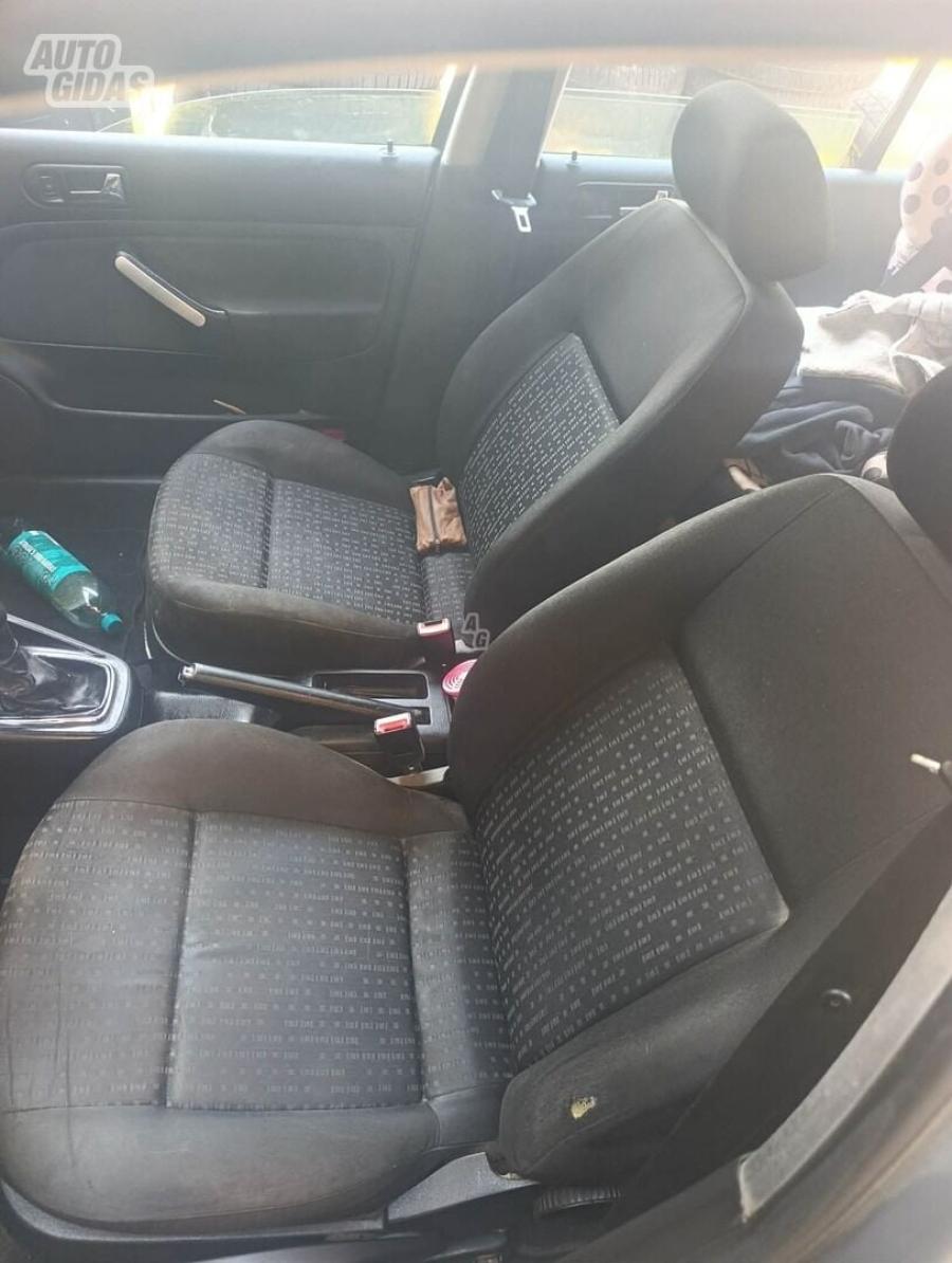 Volkswagen Golf 2004 Alīta, ar dzinēja tilpumu 1.90 L un nobraukumu 340 tūkst. km par 1150 €, foto 5 vietnē AUTOMOTO.COM.LV