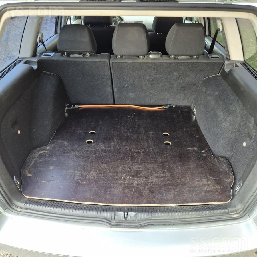 Volkswagen Golf 2005 Saldus, ar dzinēja tilpumu 1.90 L un nobraukumu 129 tūkst. km par 3250 €, foto 9 vietnē AUTOMOTO.COM.LV