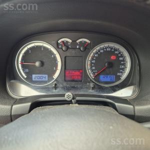 Volkswagen Golf 2005 Saldus, ar dzinēja tilpumu 1.90 L un nobraukumu 129 tūkst. km par 3250 €, foto 11 vietnē AUTOMOTO.COM.LV