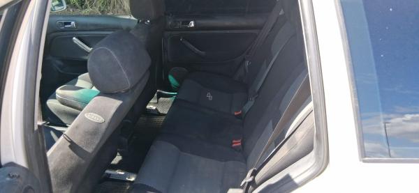 Volkswagen Golf 2005 in Kaunas, with an engine capacity of 1.90 L and mileage of 295 thousand km for 420 €, photo 6 on AUTOMOTO.COM.LV