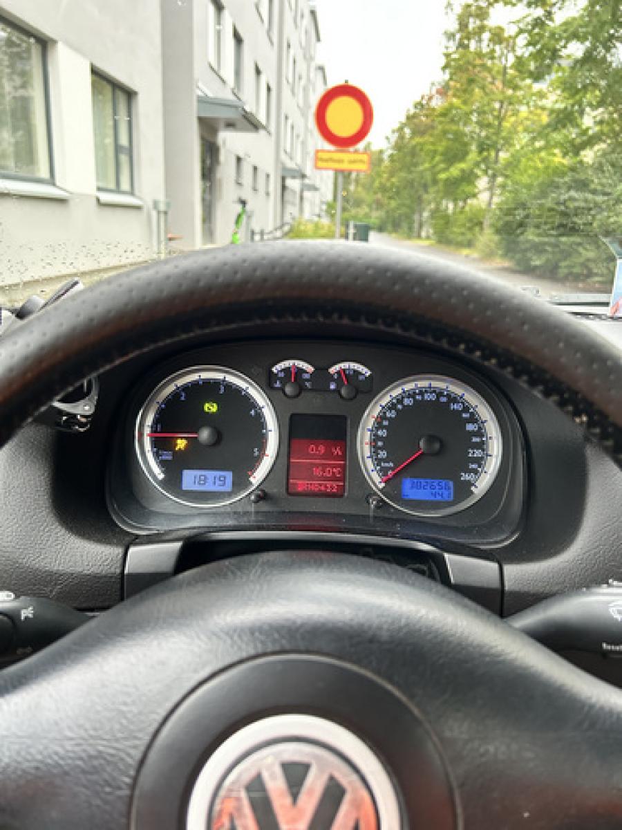 Volkswagen Golf 2005 Elva, ar dzinēja tilpumu 1.90 L un nobraukumu 383 tūkst. km par 2200 €, foto 13 vietnē AUTOMOTO.COM.LV