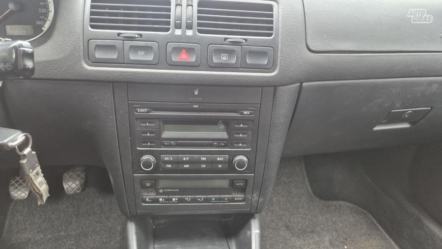 Volkswagen Golf 2006 Telšiai, ar dzinēja tilpumu 1.90 L un nobraukumu 320 tūkst. km par 999 €, foto 8 vietnē AUTOMOTO.COM.LV