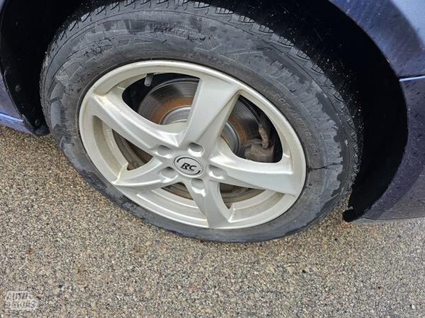 Volkswagen Golf 2006 Kauņa, ar dzinēja tilpumu 1.90 L un nobraukumu 358 tūkst. km par 799 €, foto 10 vietnē AUTOMOTO.COM.LV
