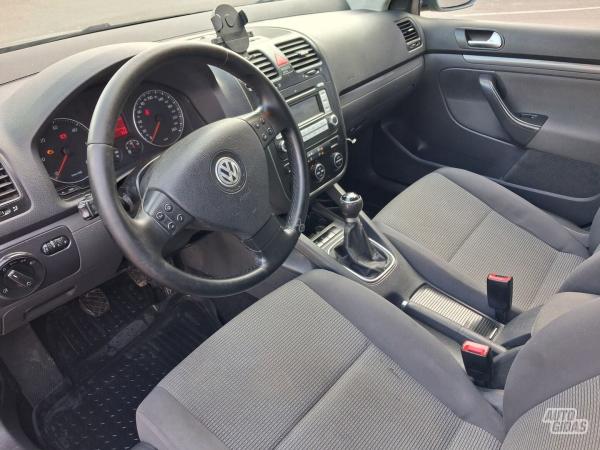 Volkswagen Golf 2008 in Vilnius, with an engine capacity of 1.90 L and mileage of 350 thousand km for 2200 €, photo 9 on AUTOMOTO.COM.LV