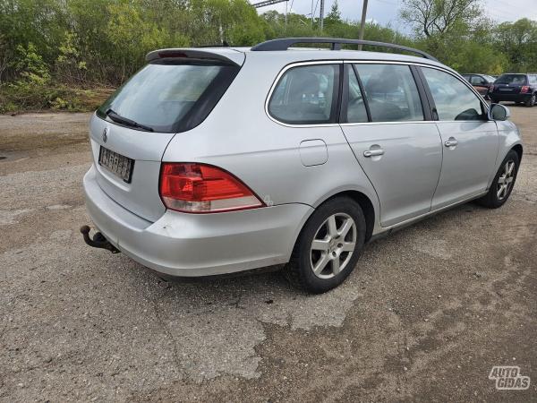 Volkswagen Golf 2008 in Vilnius, with an engine capacity of 1.60 L and mileage of 333 thousand km for 1555 €, photo 4 on AUTOMOTO.COM.LV