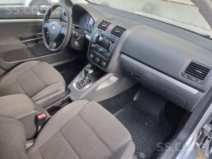 Volkswagen Golf 2008 in Daugavpils, with an engine capacity of 1.90 L and mileage of 281 thousand km for 3900 €, photo 12 on AUTOMOTO.COM.LV