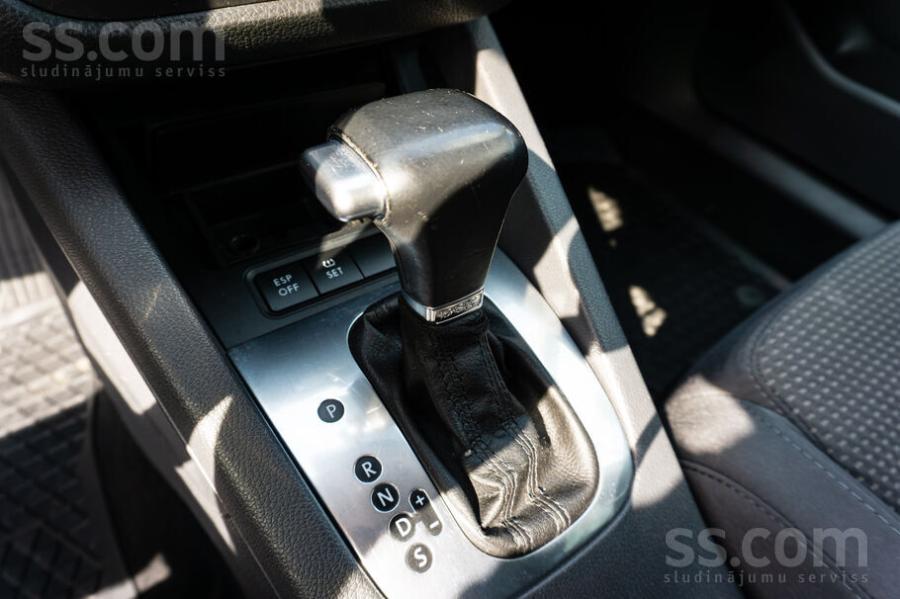 Volkswagen Golf 2008 in Daugavpils, with an engine capacity of 1.90 L and mileage of 281 thousand km for 3900 €, photo 13 on AUTOMOTO.COM.LV
