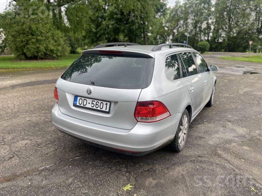 Volkswagen Golf 2009 in Bauska, with an engine capacity of 1.90 L and mileage of 380 thousand km for 900 €, photo 3 on AUTOMOTO.COM.LV
