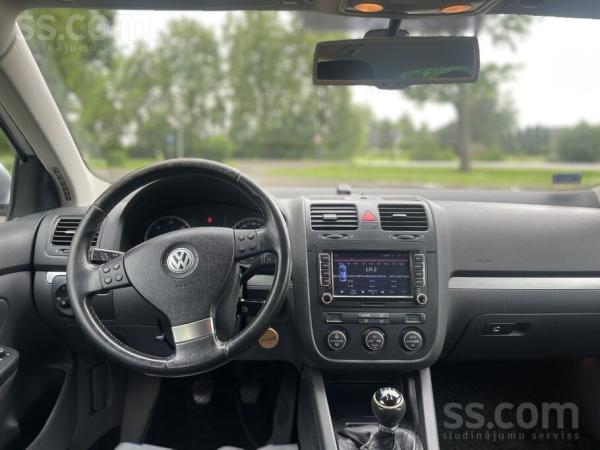 Volkswagen Golf 2009 in Bauska, with an engine capacity of 1.90 L and mileage of 380 thousand km for 2100 €, photo 5 on AUTOMOTO.COM.LV