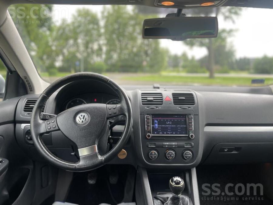 Volkswagen Golf 2009 in Bauska, with an engine capacity of 1.90 L and mileage of 380 thousand km for 900 €, photo 5 on AUTOMOTO.COM.LV
