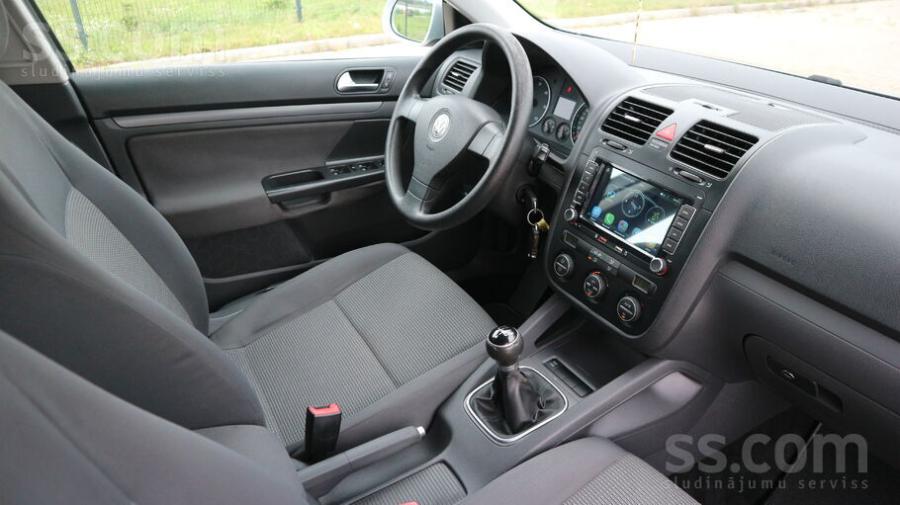 Volkswagen Golf 2009 Rīga, ar dzinēja tilpumu 1.90 L un nobraukumu 292 tūkst. km par 3599 €, foto 21 vietnē AUTOMOTO.COM.LV