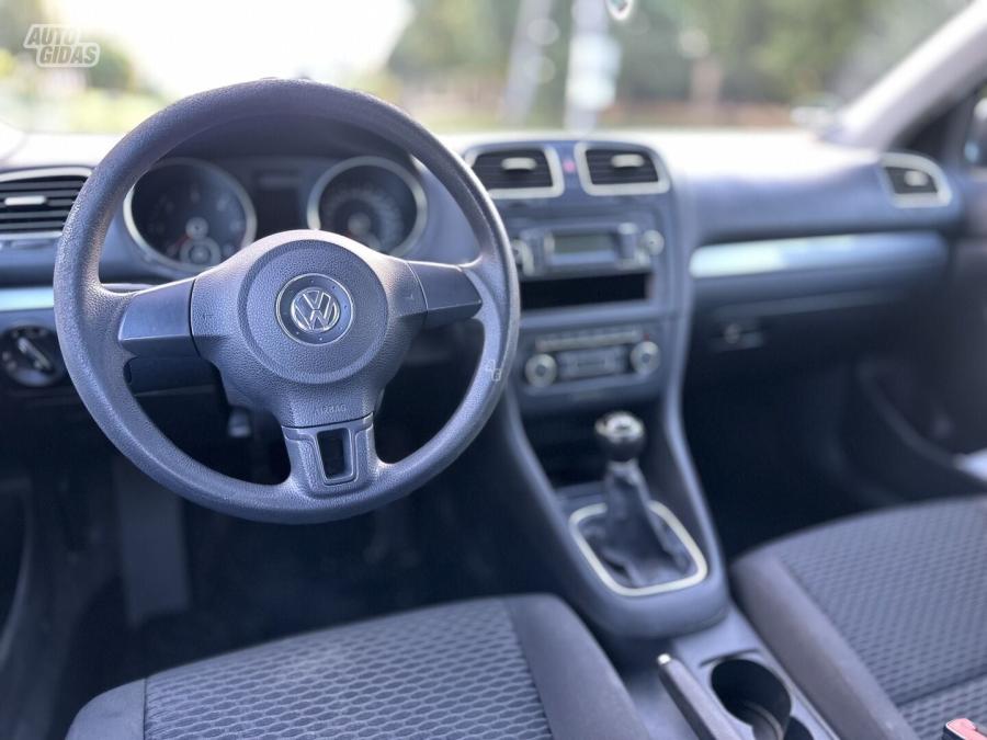 Volkswagen Golf 2009 in Vilnius, with an engine capacity of 1.60 L and mileage of 285 thousand km for 2500 €, photo 11 on AUTOMOTO.COM.LV