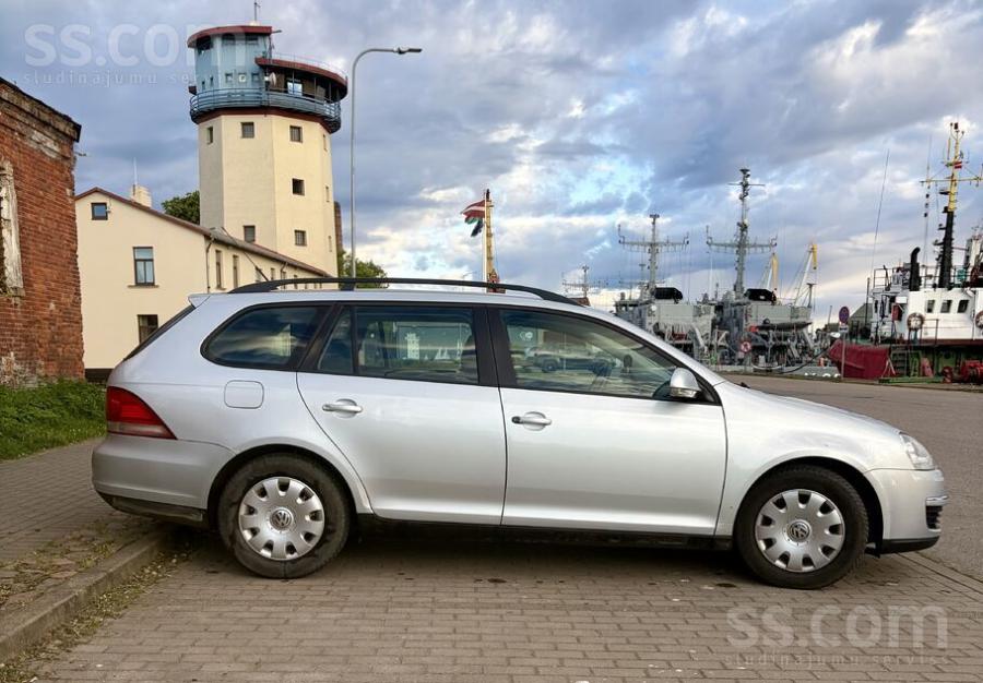 Volkswagen Golf 2009 in Liepaja, with an engine capacity of 1.90 L and mileage of 301 thousand km for 1700 €, photo 5 on AUTOMOTO.COM.LV