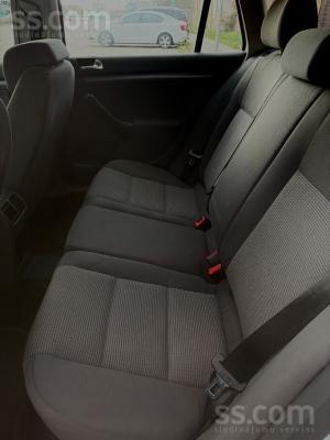 Volkswagen Golf 2009 in Liepaja, with an engine capacity of 1.90 L and mileage of 301 thousand km for 1700 €, photo 13 on AUTOMOTO.COM.LV