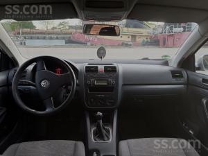 Volkswagen Golf 2009 in Liepaja, with an engine capacity of 1.90 L and mileage of 301 thousand km for 1700 €, photo 14 on AUTOMOTO.COM.LV