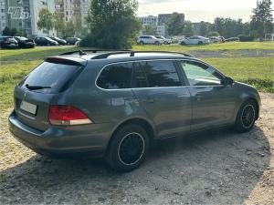 Volkswagen Golf 2009 in Vilnius, with an engine capacity of 1.90 L and mileage of 392 thousand km for 890 €, photo 4 on AUTOMOTO.COM.LV