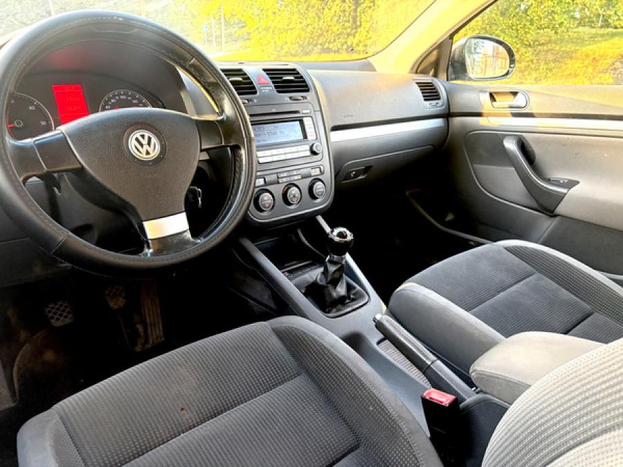 Volkswagen Golf 2009 in Tallinn, with an engine capacity of 1.90 L and mileage of 415 thousand km for 1999 €, photo 7 on AUTOMOTO.COM.LV