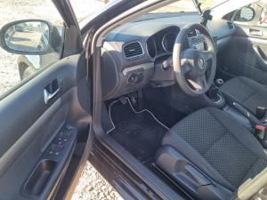 Volkswagen Golf 2010 Marijampole, ar dzinēja tilpumu 1.60 L un nobraukumu 326 tūkst. km par 2350 €, foto 4 vietnē AUTOMOTO.COM.LV