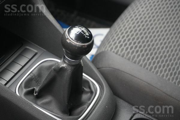 Volkswagen Golf 2010 Rīga, ar dzinēja tilpumu 1.40 L un nobraukumu 300 tūkst. km par 3690 €, foto 6 vietnē AUTOMOTO.COM.LV