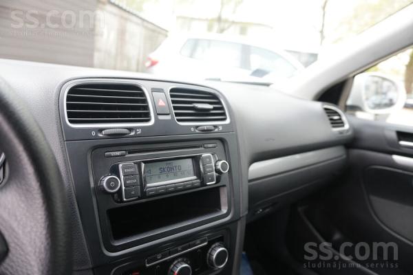 Volkswagen Golf 2010 Rīga, ar dzinēja tilpumu 1.40 L un nobraukumu 300 tūkst. km par 3690 €, foto 8 vietnē AUTOMOTO.COM.LV
