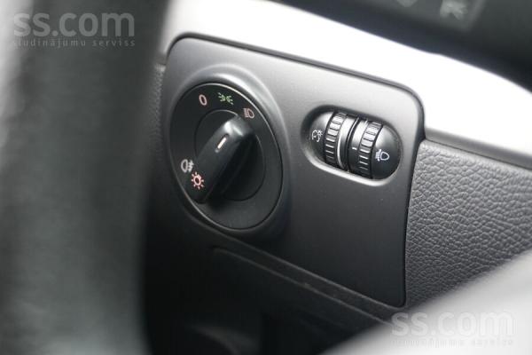 Volkswagen Golf 2010 Rīga, ar dzinēja tilpumu 1.40 L un nobraukumu 300 tūkst. km par 3690 €, foto 9 vietnē AUTOMOTO.COM.LV