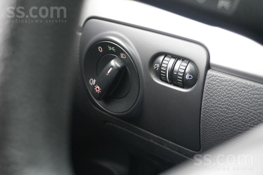 Volkswagen Golf 2010 Rīga, ar dzinēja tilpumu 1.40 L un nobraukumu 300 tūkst. km par 3690 €, foto 10 vietnē AUTOMOTO.COM.LV