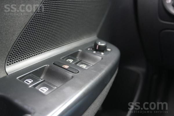 Volkswagen Golf 2010 Rīga, ar dzinēja tilpumu 1.40 L un nobraukumu 300 tūkst. km par 3690 €, foto 10 vietnē AUTOMOTO.COM.LV
