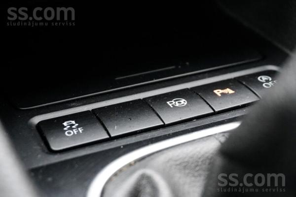 Volkswagen Golf 2010 in Riga, with an engine capacity of 1.60 L and mileage of 283 thousand km for 5290 €, photo 8 on AUTOMOTO.COM.LV