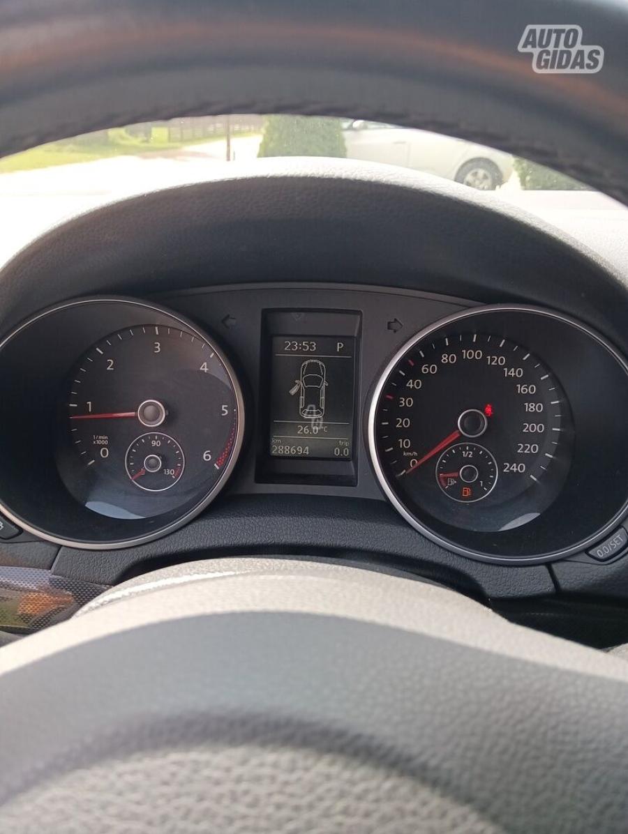 Volkswagen Golf 2010 in Kaunas, with an engine capacity of 1.60 L and mileage of 289 thousand km for 2850 €, photo 15 on AUTOMOTO.COM.LV