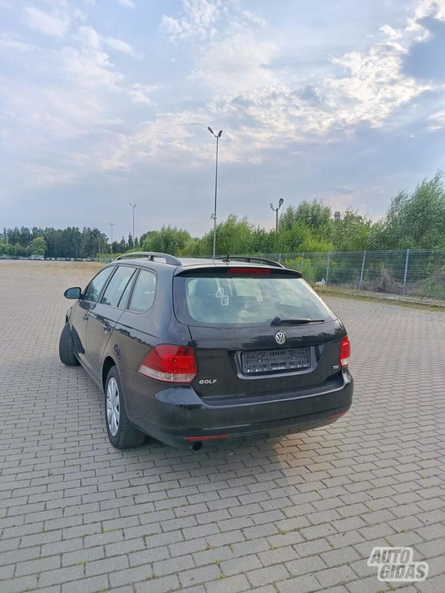 Volkswagen Golf 2010 in Marijampole, with an engine capacity of 1.60 L and mileage of 297 thousand km for 2799 €, photo 3 on AUTOMOTO.COM.LV