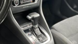 Volkswagen Golf 2010 in Vilnius, with an engine capacity of 2.00 L and mileage of 421 thousand km for 2950 €, photo 12 on AUTOMOTO.COM.LV