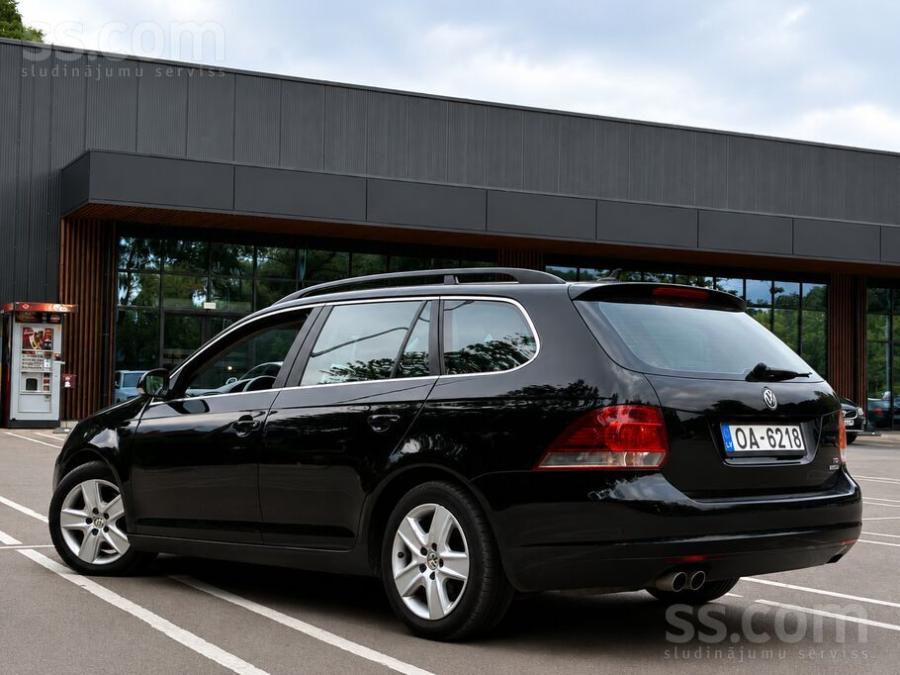 Volkswagen Golf 2010 Rīga, ar dzinēja tilpumu 2.00 L un nobraukumu 327 tūkst. km par 2750 €, foto 4 vietnē AUTOMOTO.COM.LV