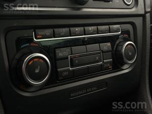 Volkswagen Golf 2010 Rīga, ar dzinēja tilpumu 2.00 L un nobraukumu 327 tūkst. km par 2750 €, foto 9 vietnē AUTOMOTO.COM.LV