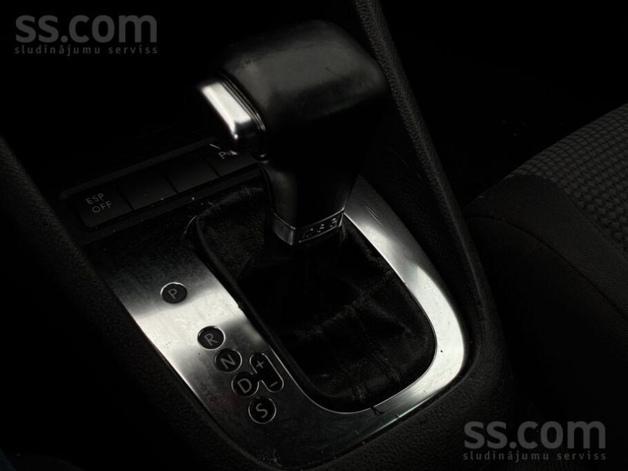 Volkswagen Golf 2010 Rīga, ar dzinēja tilpumu 2.00 L un nobraukumu 327 tūkst. km par 2750 €, foto 10 vietnē AUTOMOTO.COM.LV