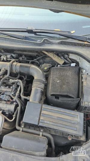 Volkswagen Golf 2010 Šakiai, ar dzinēja tilpumu 1.40 L un nobraukumu 269 tūkst. km par 1100 €, foto 5 vietnē AUTOMOTO.COM.LV
