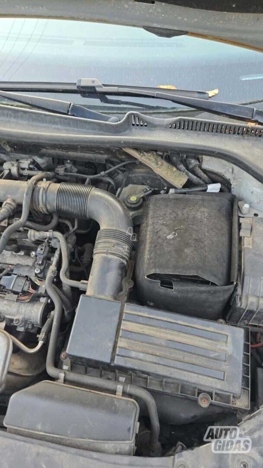 Volkswagen Golf 2010 Šakiai, ar dzinēja tilpumu 1.40 L un nobraukumu 269 tūkst. km par 1100 €, foto 5 vietnē AUTOMOTO.COM.LV