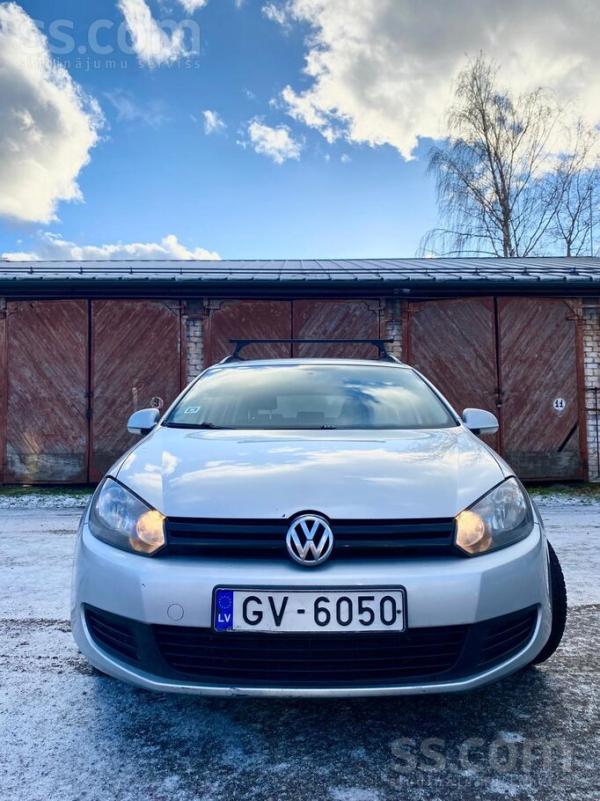 Volkswagen Golf 2011 in Liepaja, with an engine capacity of 1.60 L and mileage of 324 thousand km for 5300 €, photo 3 on AUTOMOTO.COM.LV