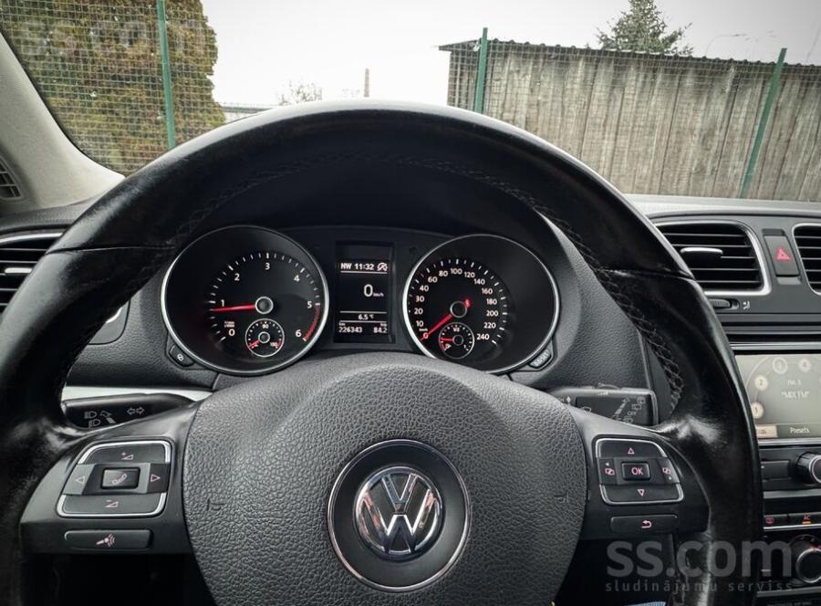 Volkswagen Golf 2011 in Jelgava, with an engine capacity of 1.60 L and mileage of 0 thousand km for 4750 €, photo 14 on AUTOMOTO.COM.LV