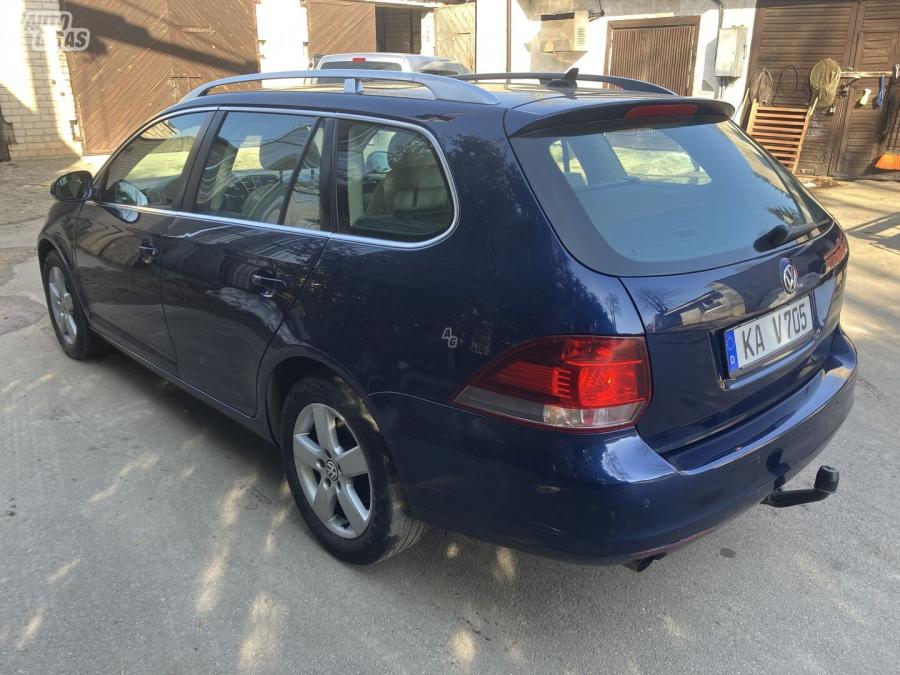 Volkswagen Golf 2011 in Vilnius, with an engine capacity of 1.60 L and mileage of 304 thousand km for 3650 €, photo 4 on AUTOMOTO.COM.LV