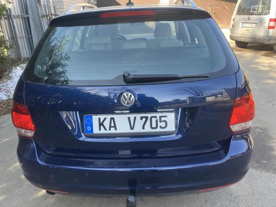 Volkswagen Golf 2011 in Vilnius, with an engine capacity of 1.60 L and mileage of 304 thousand km for 3650 €, photo 12 on AUTOMOTO.COM.LV