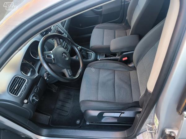 Volkswagen Golf 2011 in Vilnius, with an engine capacity of 1.60 L and mileage of 370 thousand km for 3500 €, photo 7 on AUTOMOTO.COM.LV